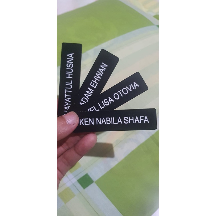 Jual Nama Dada / Name Tag grafier / grafir Akrilik hitam dof Magnet ...