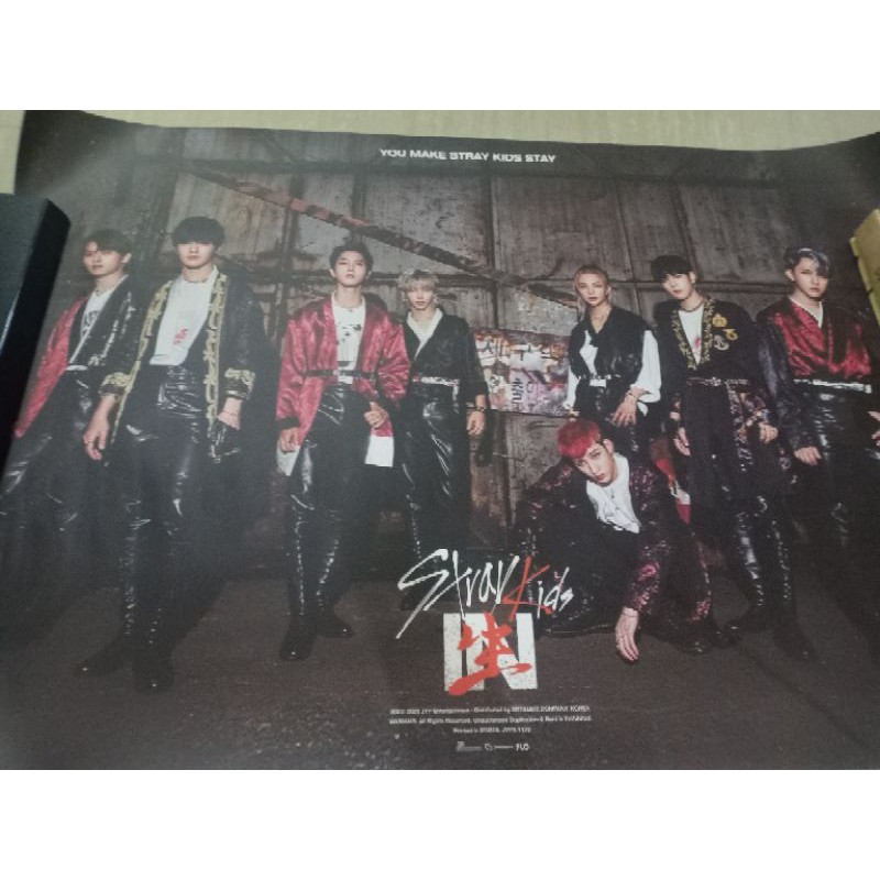 Jual poster official skz in live limited | Shopee Indonesia