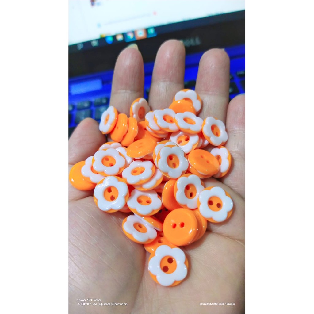 Jual Kancing sakura diameter 15 MM ISI 144 biji - Kancing bunga sakura ...