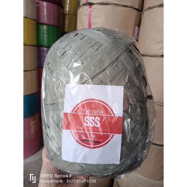 Jual tali rafia/tali plastik/rumput jepang berat 950 gr | Shopee Indonesia