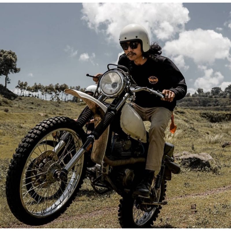 Jual slim head helmet putih gloss | Shopee Indonesia