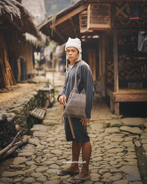 Jual Tas Selempang Kulit Kayu Asli Baduy by awanethniccraft | Shopee ...