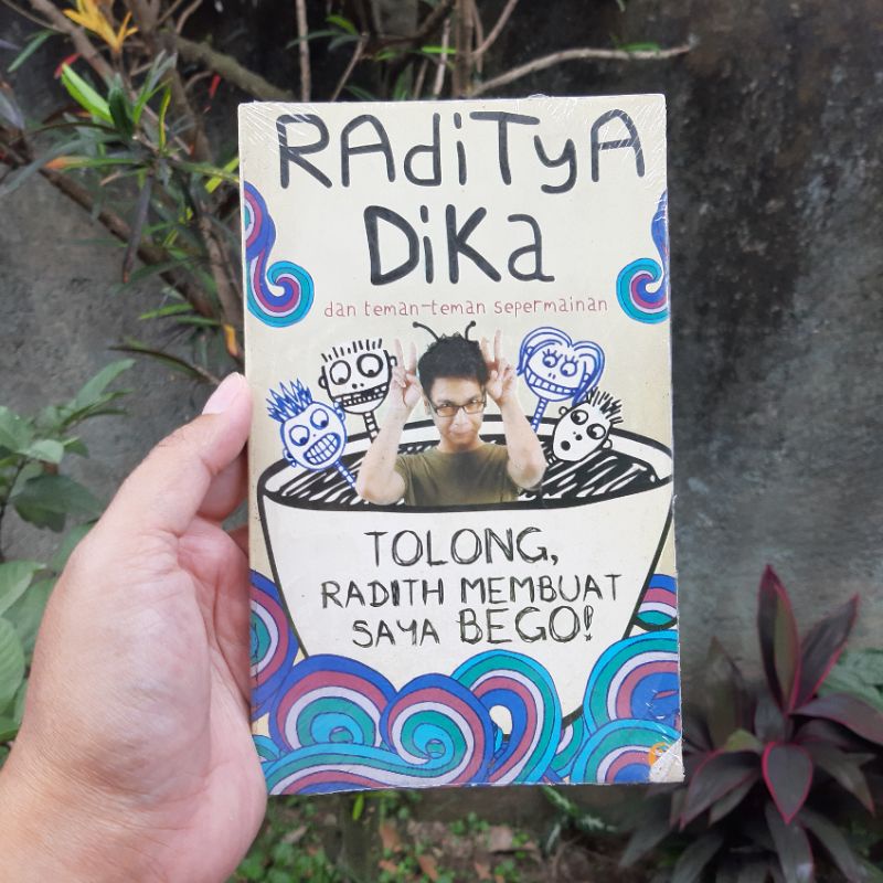 Jual Buku Tolong, Radith Membuat Saya Bego! Raditya Dika Dan Teman-teman Sepermainan Original ...