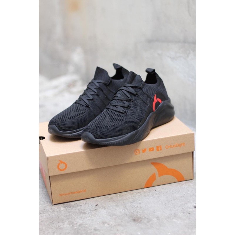 Jual sepatu sneaker ortuseight invaders All Black | Shopee Indonesia