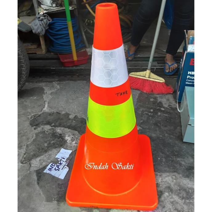 Jual Kerucut Lalu Lintas Jalan Traffic Safety Cone 70cm | Shopee Indonesia