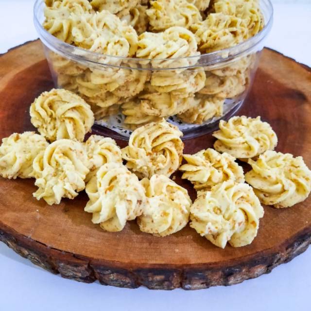 Jual Kue Kering Lebaran Sagu Keju Edam Premium Enak Murah | Shopee ...