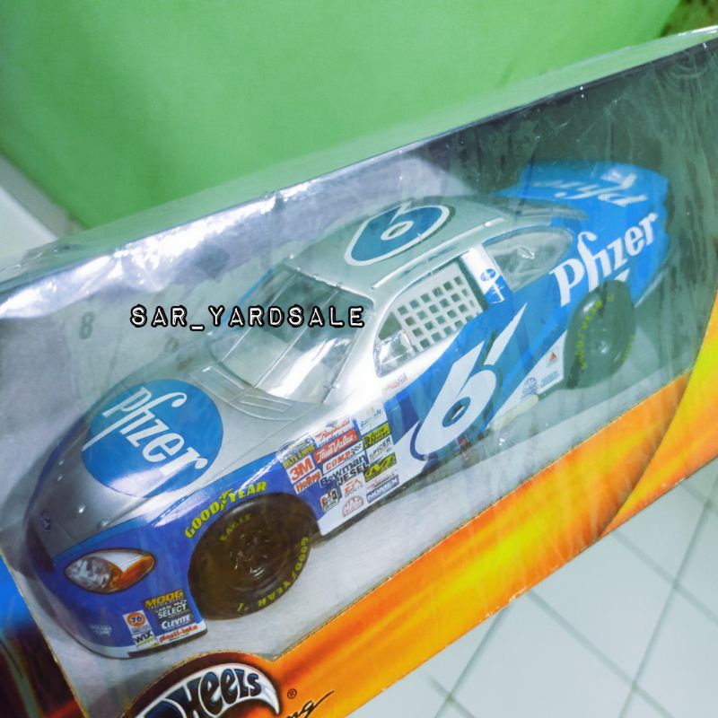 Jual Hot Wheels Racing series Nascar skala 1:24 Pfizer #6 Mark Martin ...