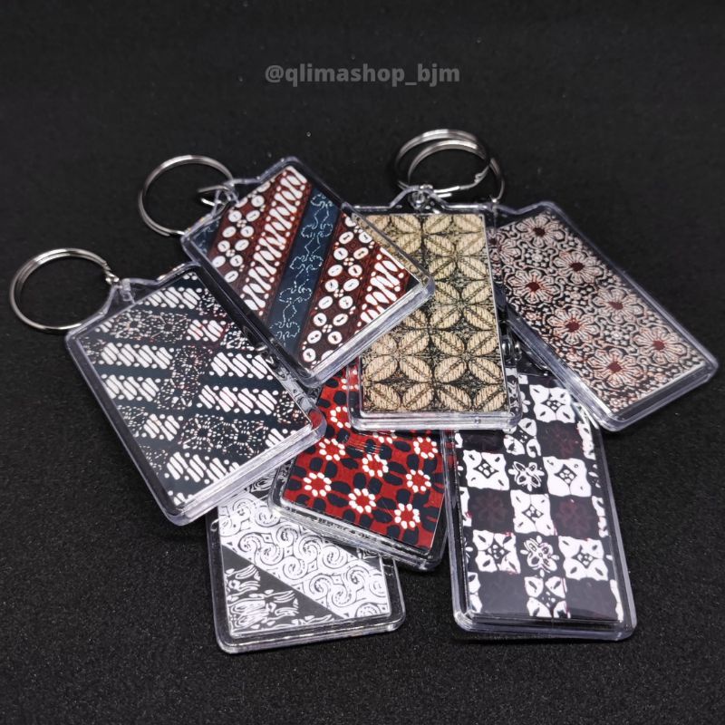 Jual Gantungan Kunci Souvenir Batik Jogja Sangat Unik | Shopee Indonesia