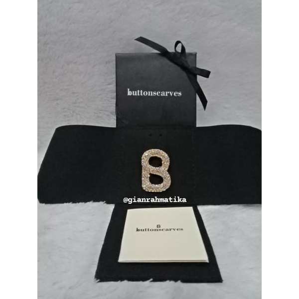 Jual BUTTONSCARVES LUXE SIGNATURE MULTI GOLD BROOCH | Shopee Indonesia