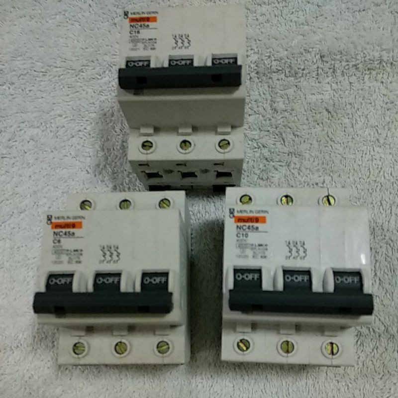 Jual MCB 3Pole NC45a MERLIN GERIN | Shopee Indonesia