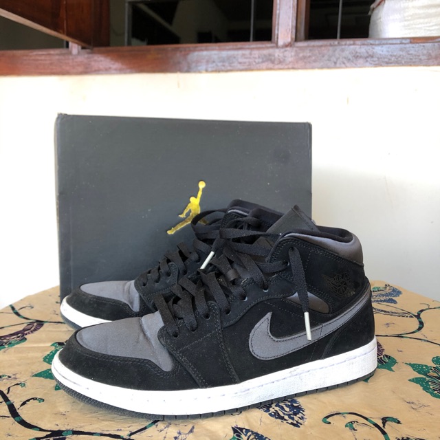 Jual AIR JORDAN 1 MID SE | Shopee Indonesia