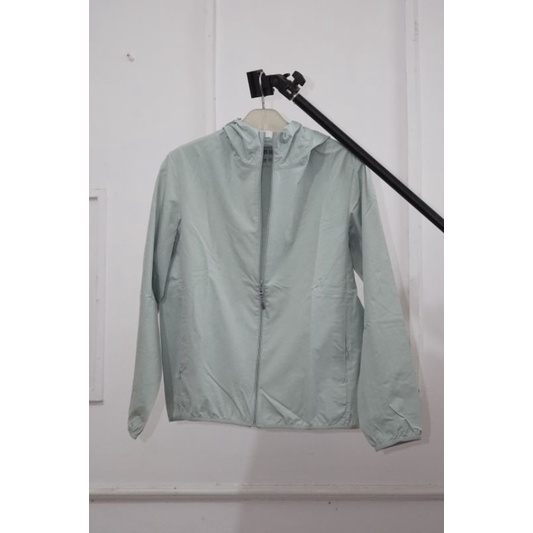 Jual Jaket Running Uniqlo (Sold ) | Shopee Indonesia