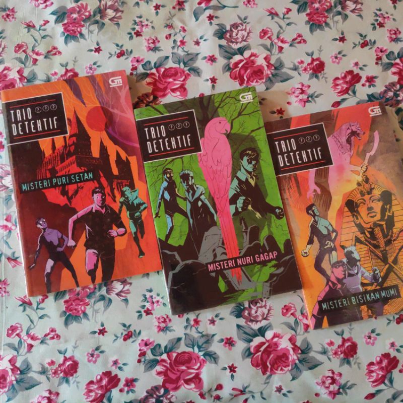 Jual Paket Novel Misteri - Trio Detektif 1-3 (Misteri Puri Setan ...