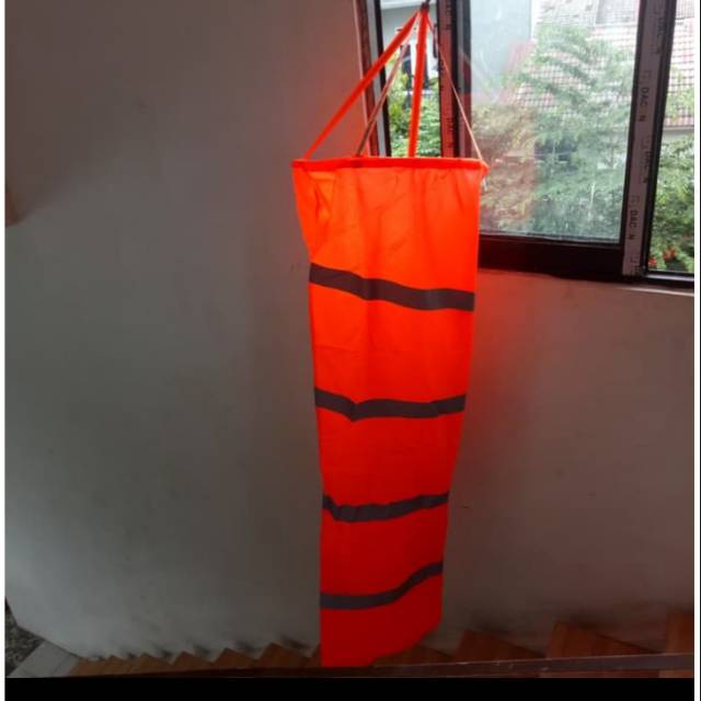 Jual Ready Stok Wind Sock , Petunjuk Arah Mata Angin 150 x 45cm, Bahan ...
