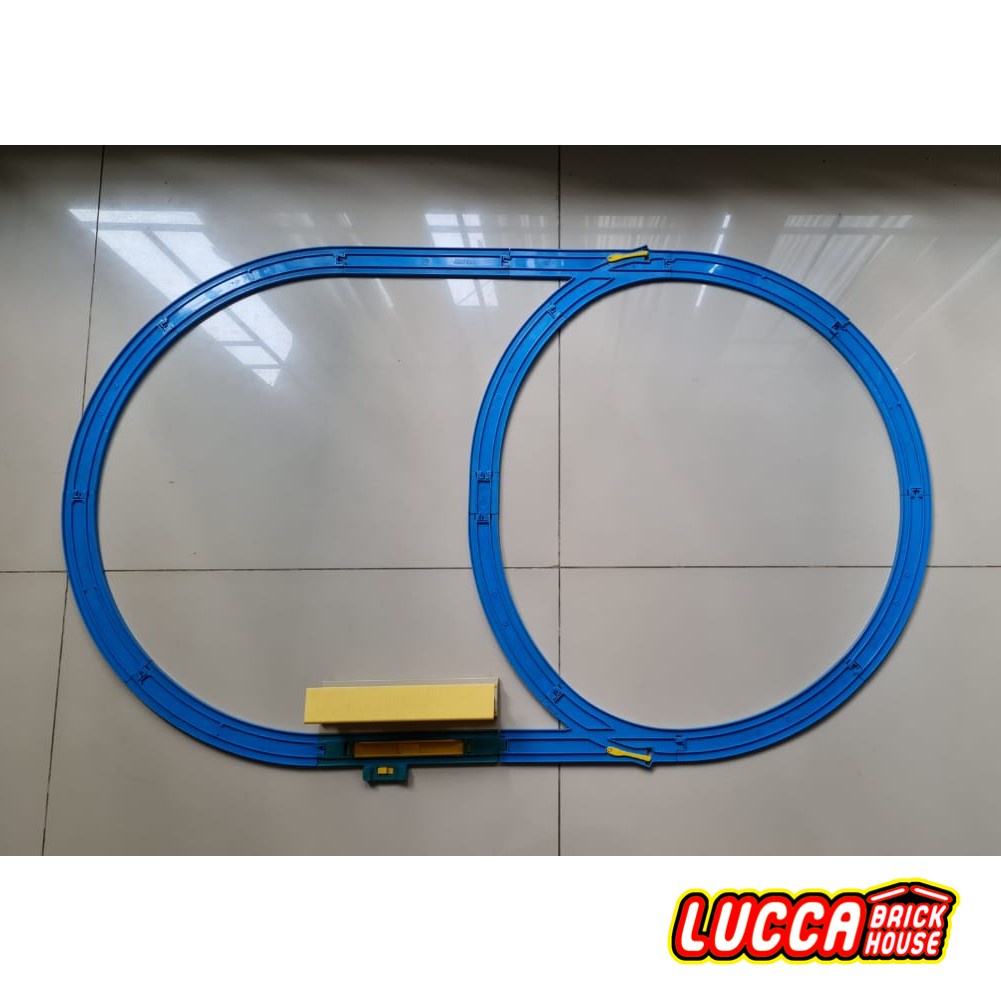 Jual Takara Tomy Plarail Basic Starter Rail Layout Set 4 | Shopee Indonesia