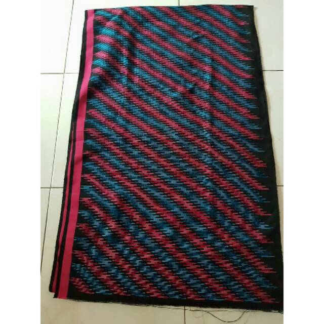 Jual Kain tenun asli bima lebih tebal uk 4 m. | Shopee Indonesia