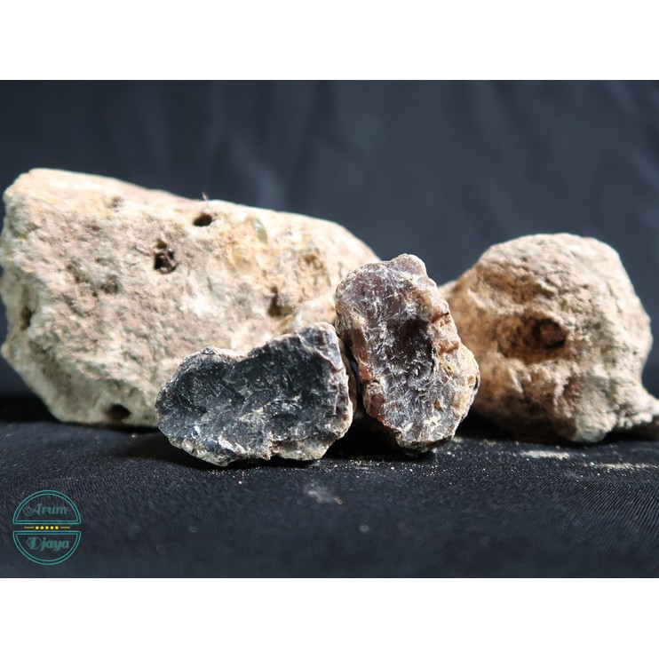 Jual BATU DAMAR / Getah Damar Meranti Selo Batu Resin Natural gum 500GR ...