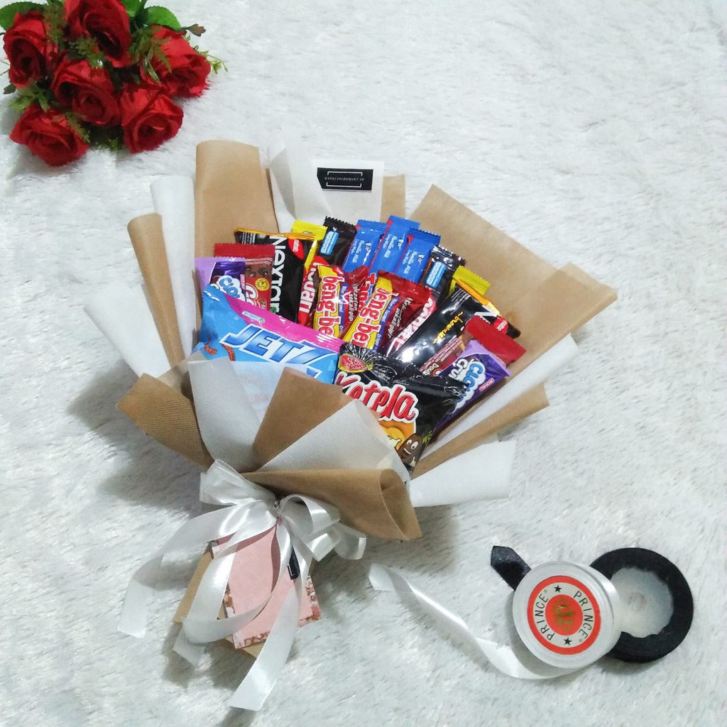 Jual BUKET SNACK/WISUDA (KAIN LEBIH BANYAK) | Shopee Indonesia