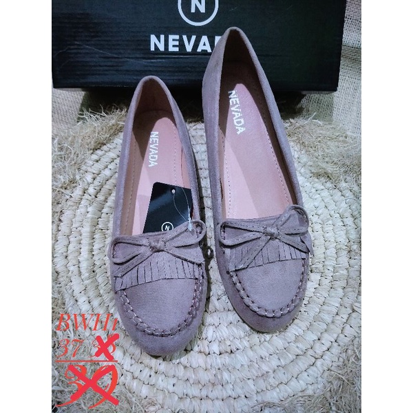 Jual sepatu branded nevada original. | Shopee Indonesia
