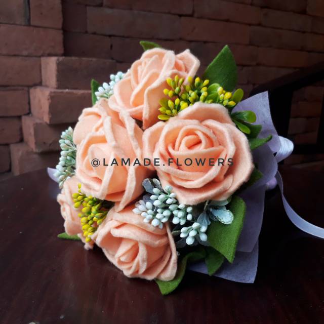 Jual Buket bunga Pengantin/wedding bouquet (bahan kain flanel) | Shopee ...