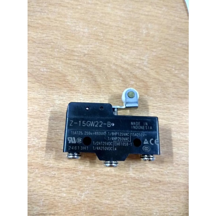 Jual Limit switch / Micro switch Z-15GW22-B Omron Original | Shopee Indonesia
