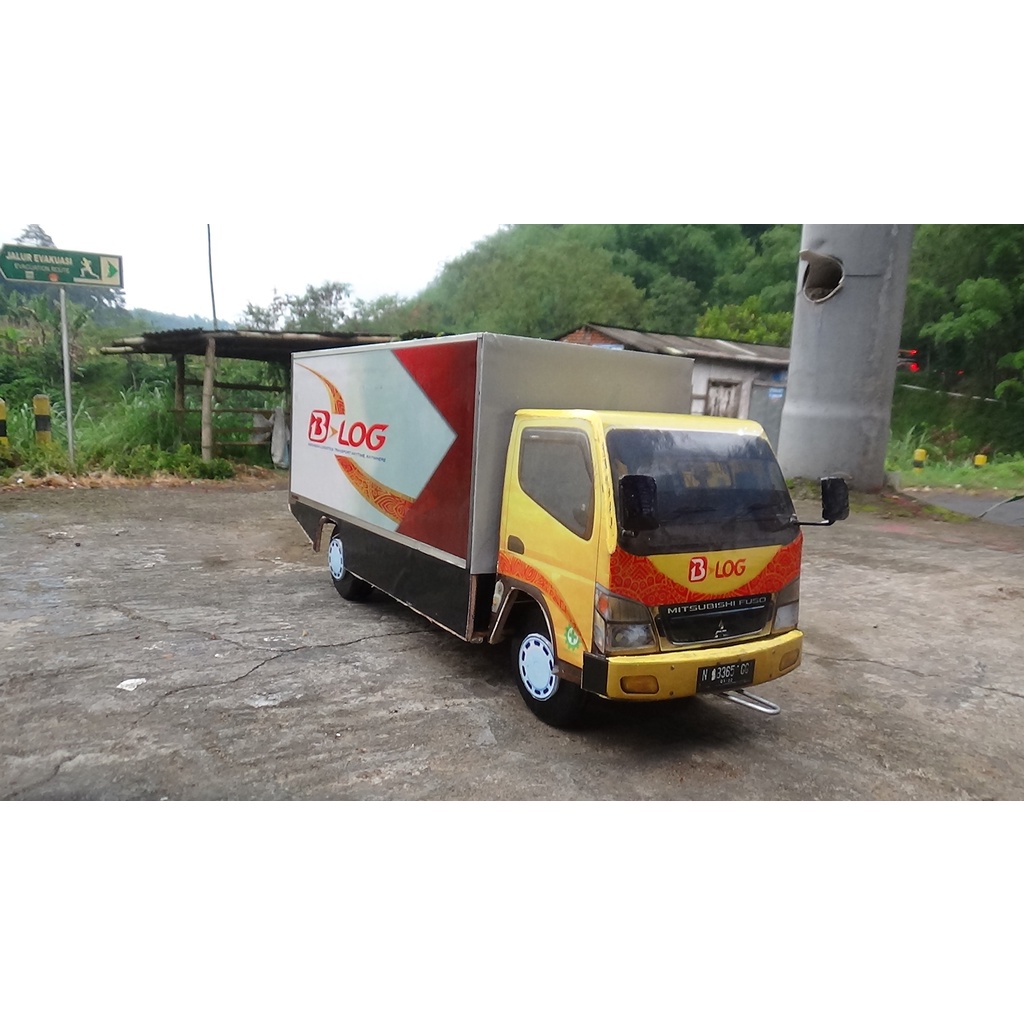 Jual miniatur truk BOX bisa oleng | Shopee Indonesia