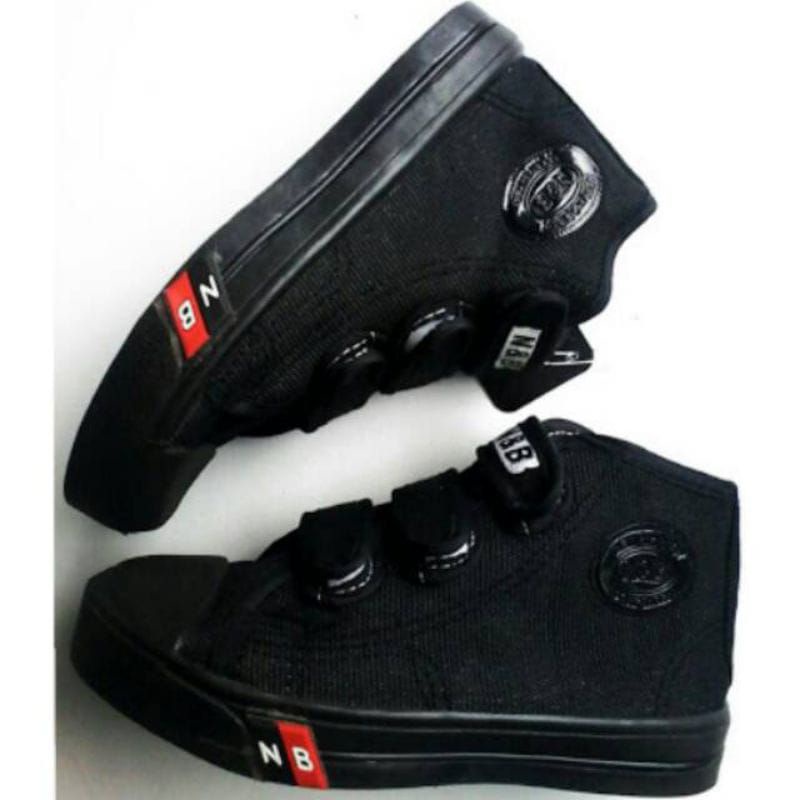 Jual Sepatu Sekolah NB Hitam Model Perekat Sepatu Boots NB | Shopee ...