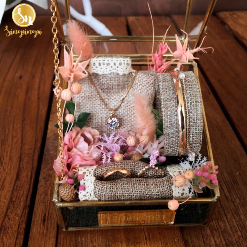 Jual RING BOX NANDEKA | JAWEL 10x10 KOTAK CINCIN TERARIUM BOX | LAMARAN ...