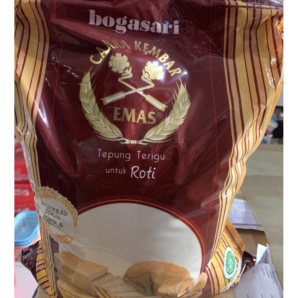 Jual Bogasari Cakra kembar Roti 5 kg / Cakra kembar emas tepung flour ...