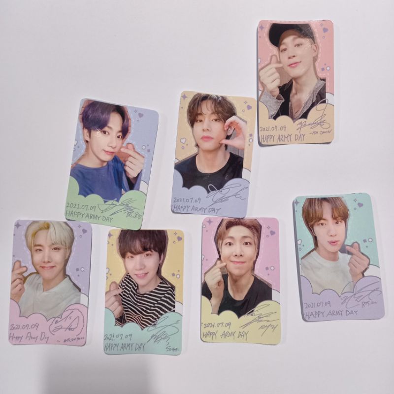 Jual SALE [Love Sign] Photocard BTS Love Sign Pose - Laminasi - Bangtan ...