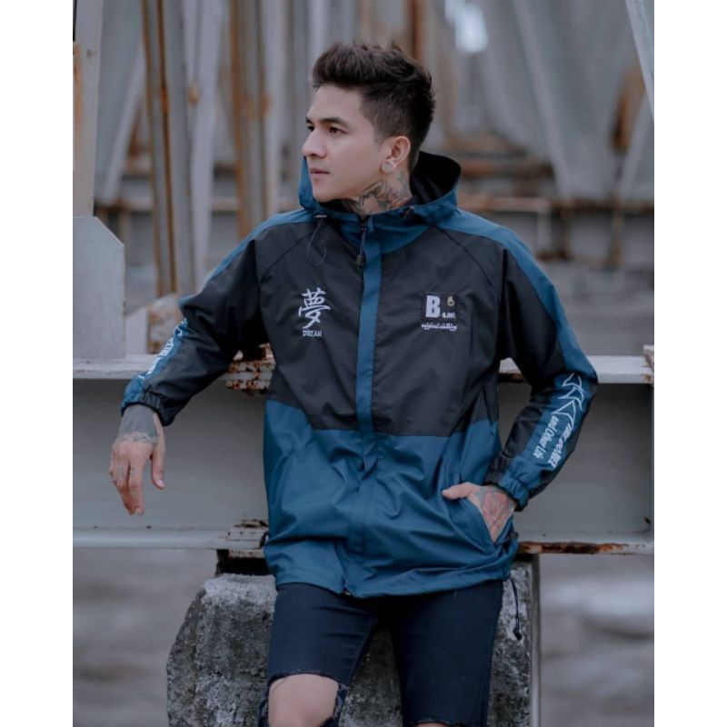 Jual Jaket Anti Air / Jaket Anti Angin / Jaket Gunung | Shopee Indonesia
