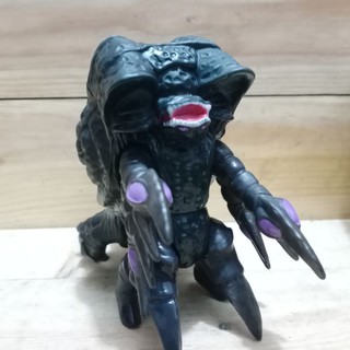 Jual recast bandai ultra monster ultraman tiga final boss gatanothor ...