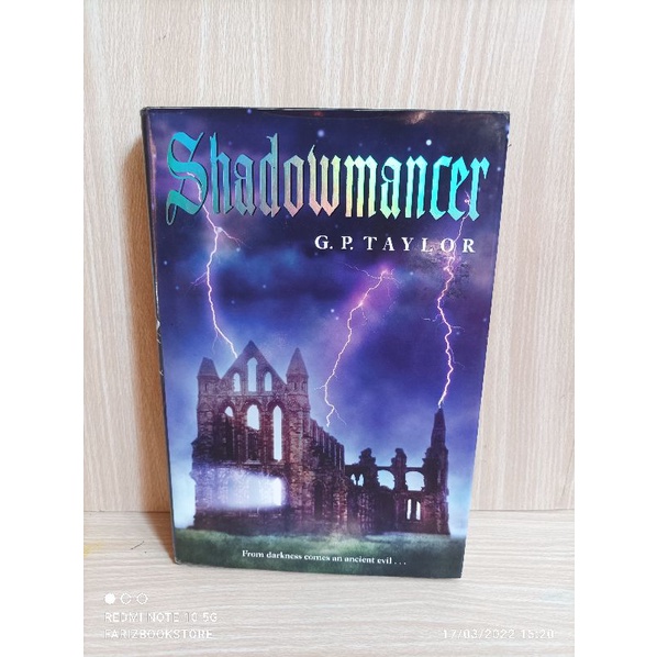 Jual Novel Shadowmancer By G P Taylor Bahasa Inggris | Shopee Indonesia