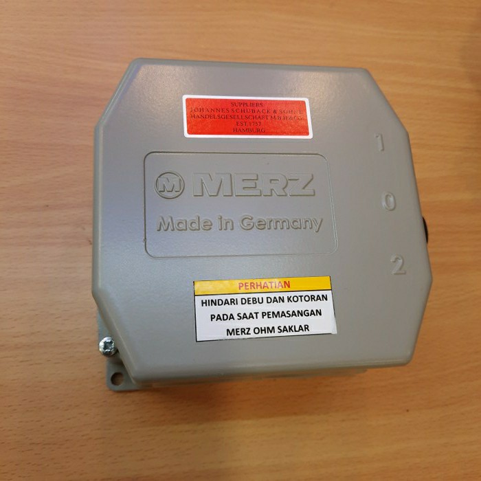 Jual COS Change Over Switch MERZ 25A/32A/40A 4pole Germany Ohm Saklar ...