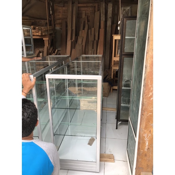 Jual Etalase kaca produk 2 meter | Shopee Indonesia