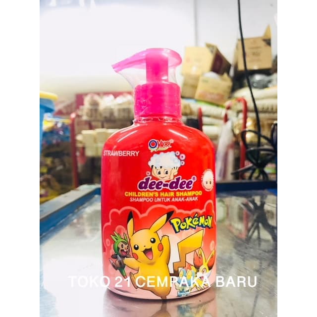 Jual Yuri Dee Dee Shampoo STROBERI Pump 250 ml | Hair Shampo Anak 250ml | Shopee Indonesia