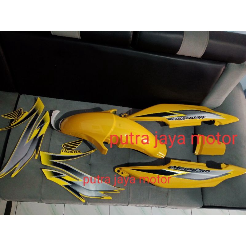 Jual cover body belakang Megapro Primus dan selebor depan Megapro ...