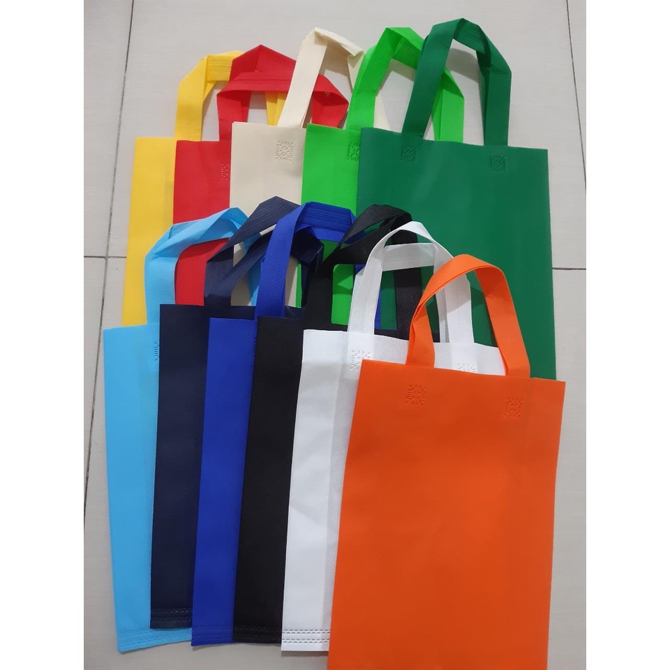 Jual goodie bag tas kain spunbond 25x35x10 cm | tas kantong belanja,tas souvenir,tas ultah,tote ...