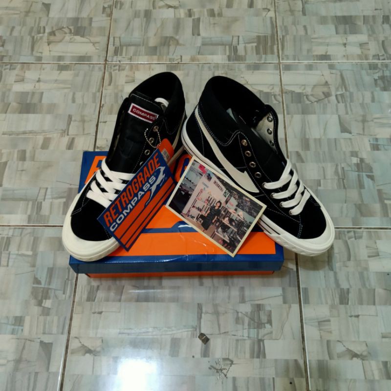 Jual Compass Retrograde Hi Black White | Shopee Indonesia