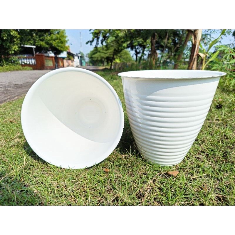 Jual POT TIRUS GUCI 30 PUTIH | Shopee Indonesia