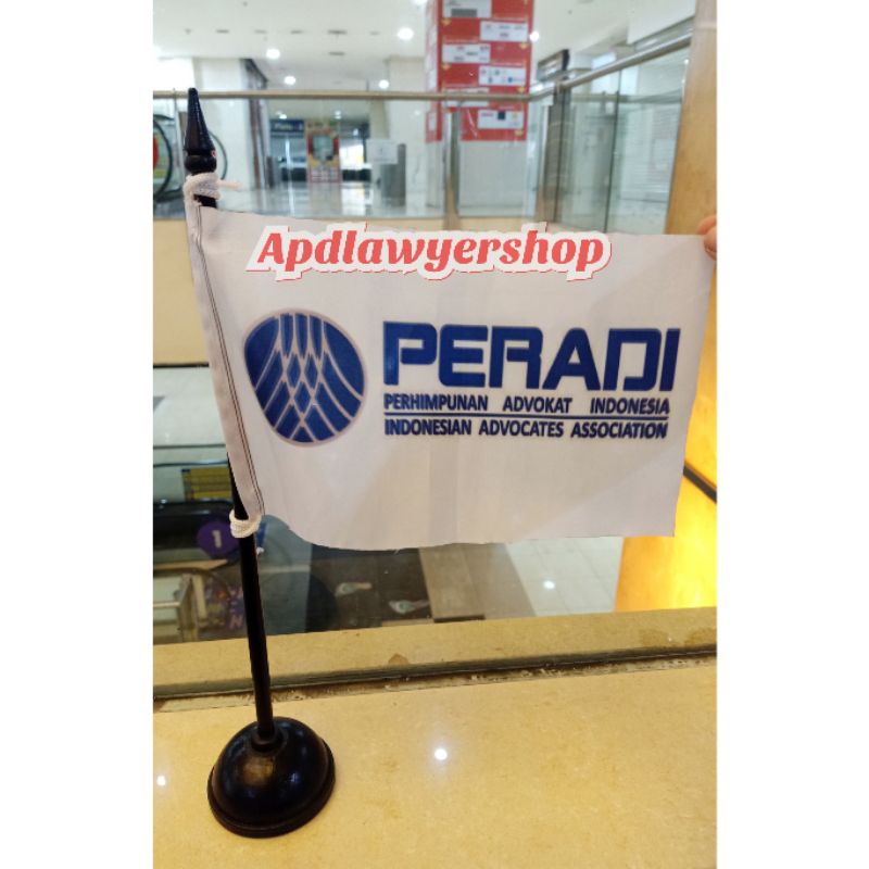 Jual Bendera Meja PERADI ADVOKAT TERBARU Plus Tiang Kayu | Shopee Indonesia