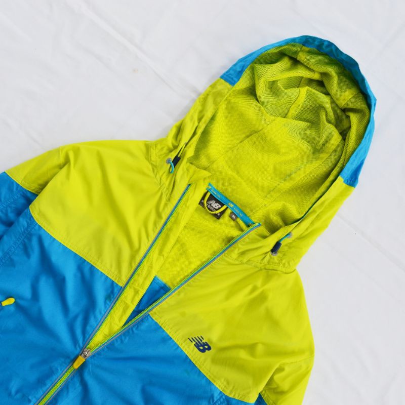 Jual Jaket New Balance Two Tone Windbreaker | Shopee Indonesia