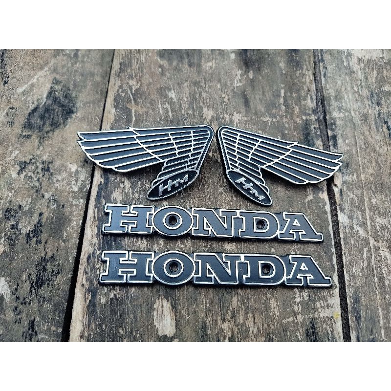 Jual Logo tengki emblem tengki glatik cb100 kualitas import warna hitam ...