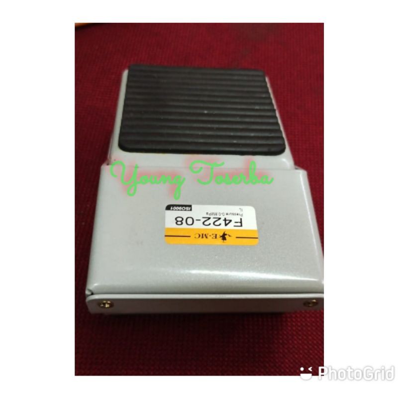 Jual Foot valve foot pedal valve emc type f422-08 drat 1/4 " Pneumatic ...