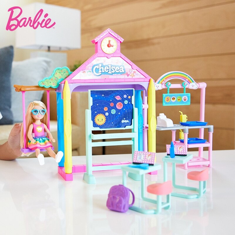 Jual Barbie Club Chelsea Doll & School Classroom Cafetaria and Swing ...