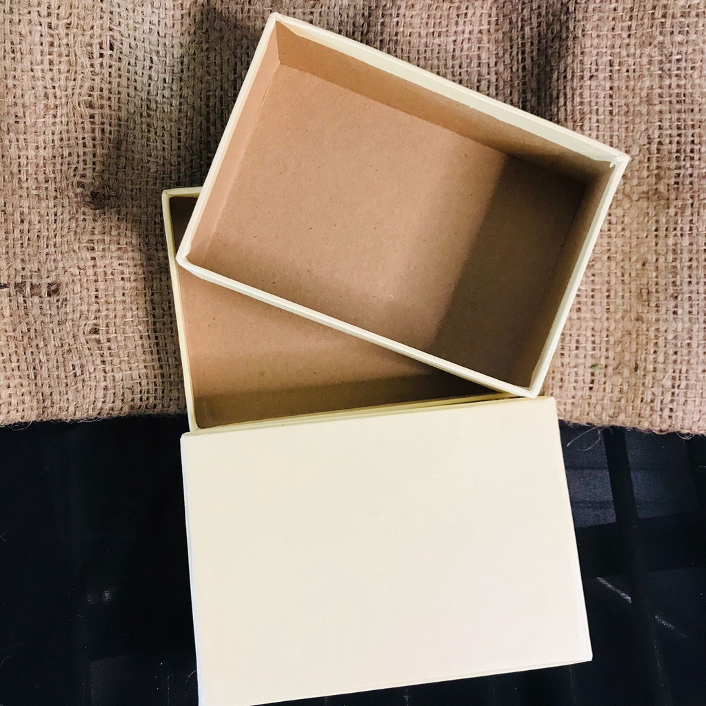 Jual BOX / PACKING BOX / HARDBOX / 22 X 22X 7 / KOTAK KADO / HAMPERS / GIFTBOX | Shopee Indonesia