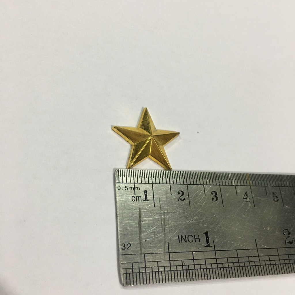 Jual Pin Bintang / Bintang Logam warna Emas | Shopee Indonesia