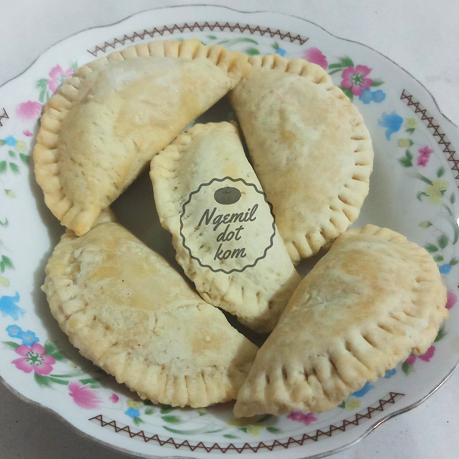 Jual PASTEL FROZEN / PASTEL DAGING SAYUR / PASTEL TELUR / PASTEL GORENG ...