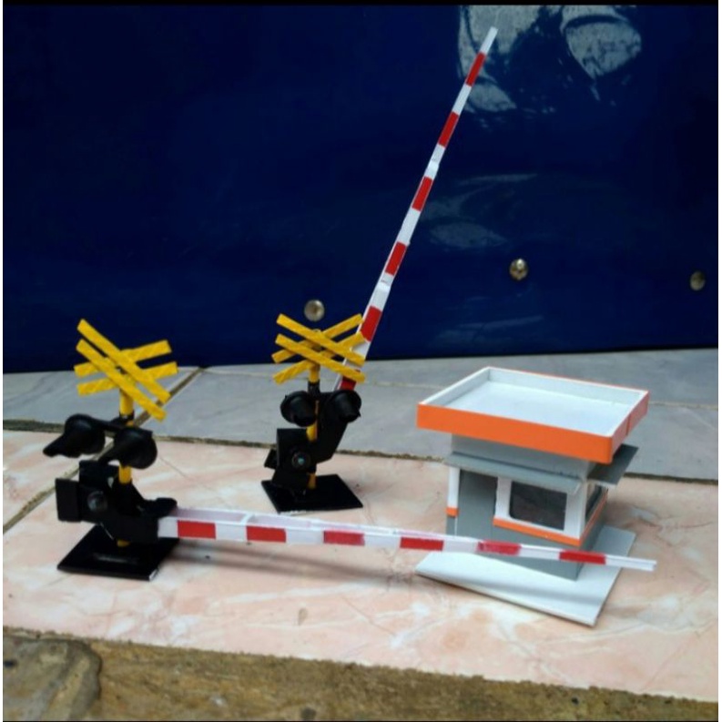 Jual miniatur perlintasan kereta api palang pintu pjl satu set scale 1: ...