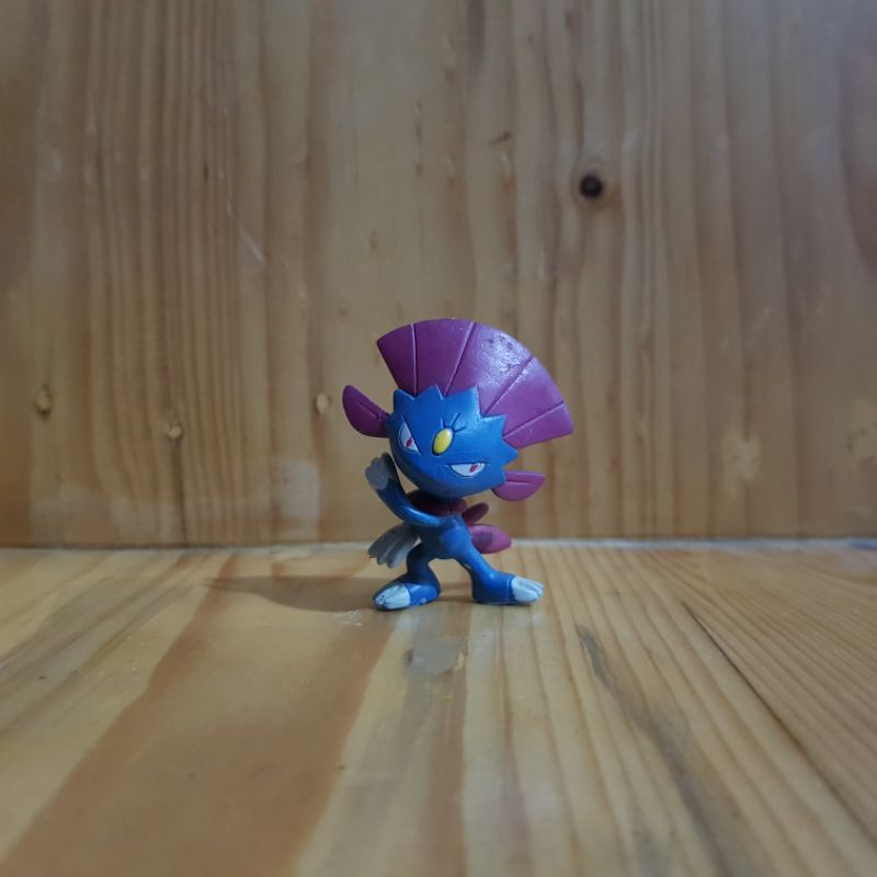 Jual Weavile Figure Pokemon RARE Moncolle KWS Super Pocket Monster ...